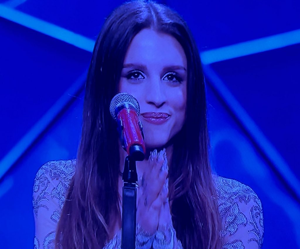 Angelina Mango, standing ovation per “La Rondine” nel ricordo del papà ...